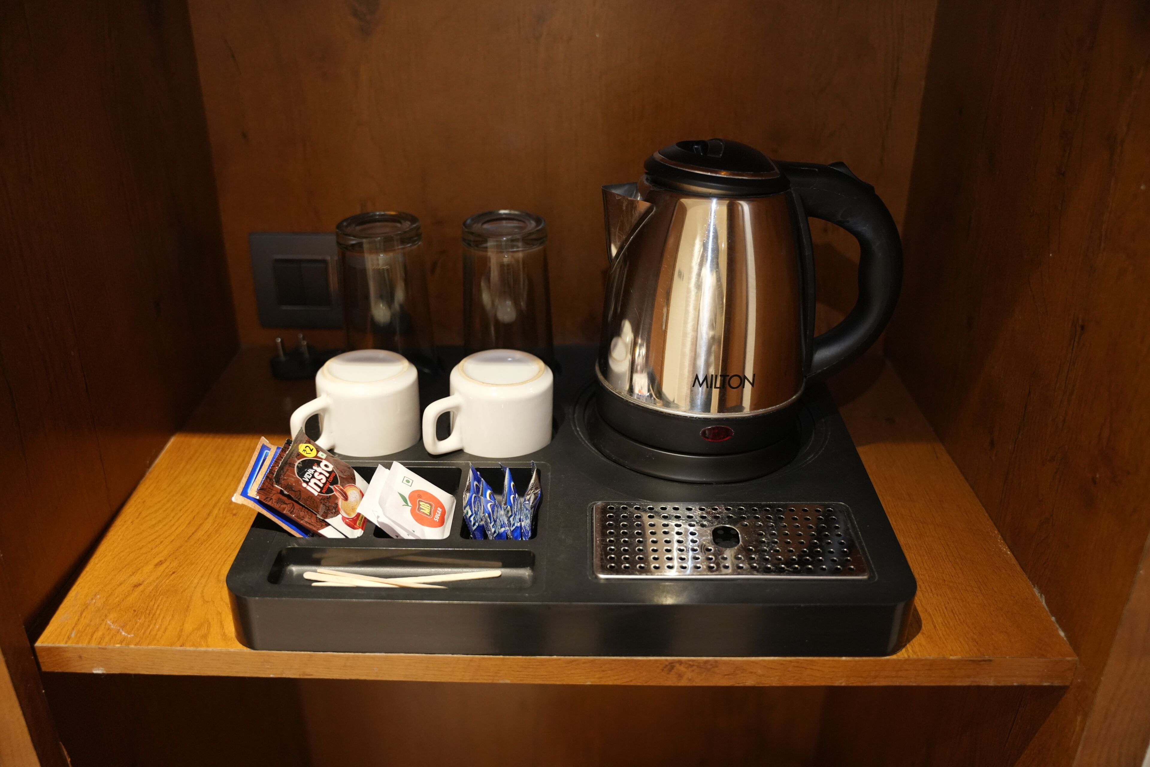 Escrivaninha, quartos à prova de som, Wi-Fi de cortesia