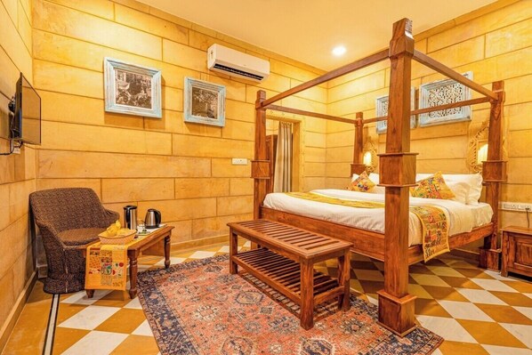 Quarto Sénior, vista para o resort | Wi-fi grátis 