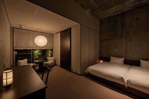 Cofre no quarto, secretária 