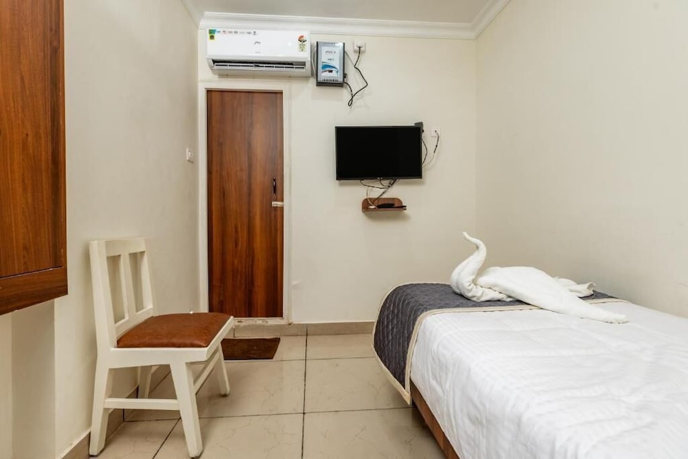 Hotel Lakshmi Grand - Chennai