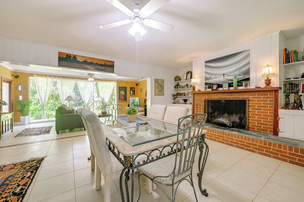 Explore Dtwn Sarasota & Beaches: Home W/ Lush Yard - Sarasota, FL