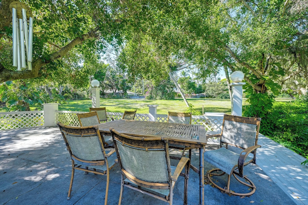 Explore Dtwn Sarasota & Beaches: Home W/ Lush Yard - Sarasota, FL