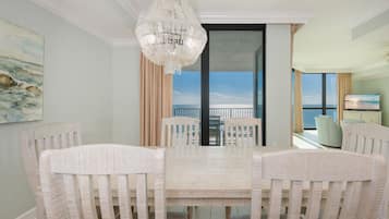 Apartamento em Condomínio Fechado, 2 quartos | Restaurantes