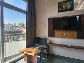 Quarto premium | Escrivaninha, Wi-Fi de cortesia