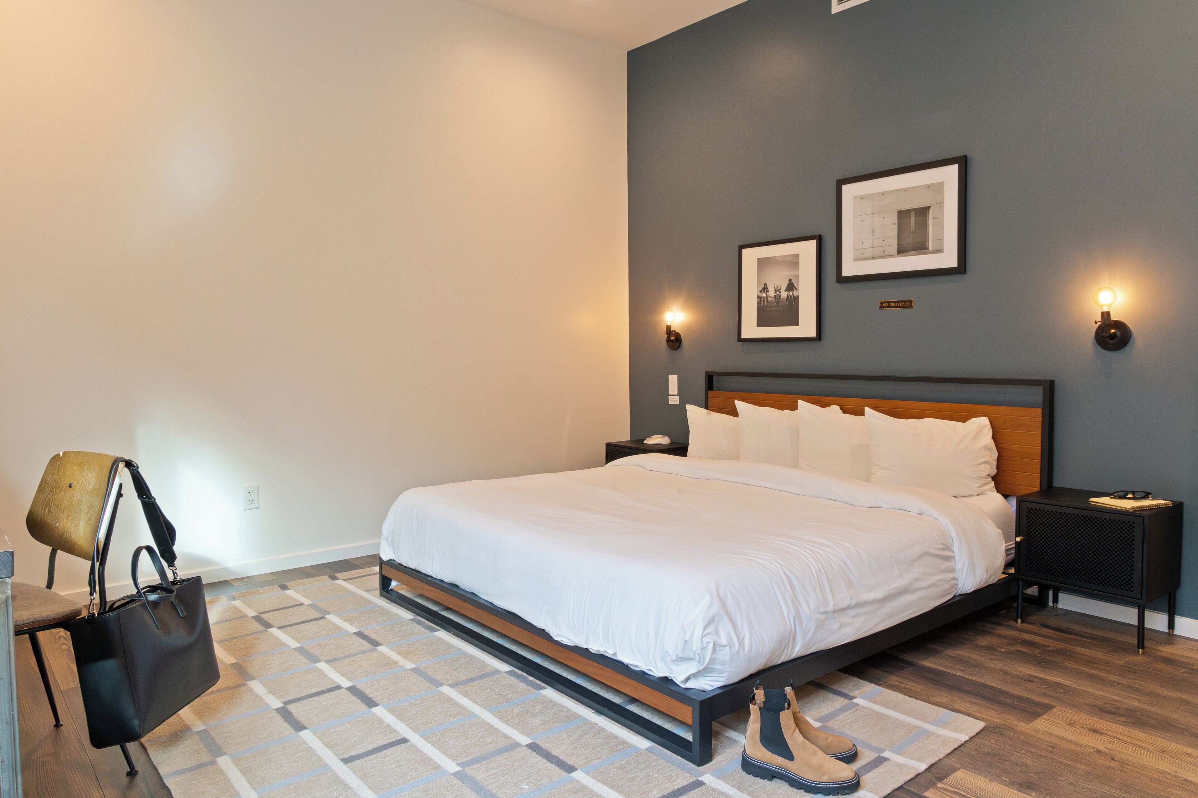 Suíte estúdio, 1 cama King | Escrivaninha, espaço de trabalho para notebook, cortinas blackout