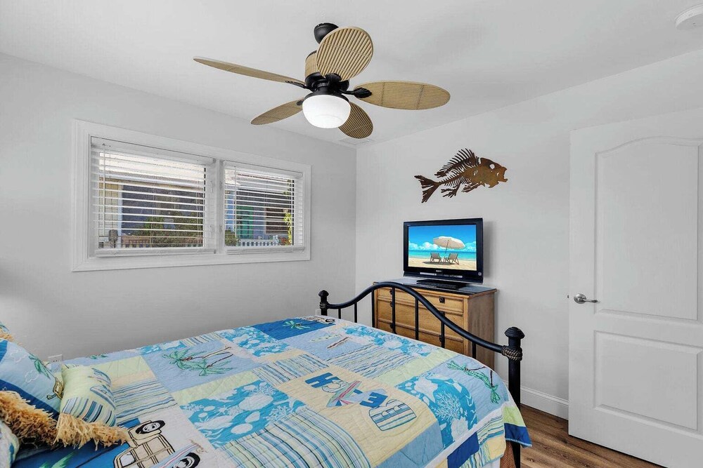 Super Cute, Well Maintained 2BR Canal Home in Ramrod Key - Great ...