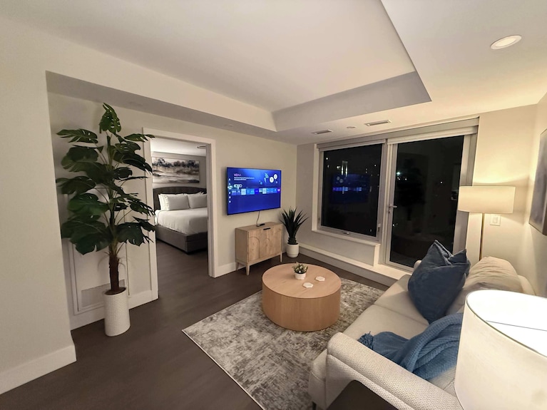 Bright 1 Br With Waterview And 6 Appliances - Halifax