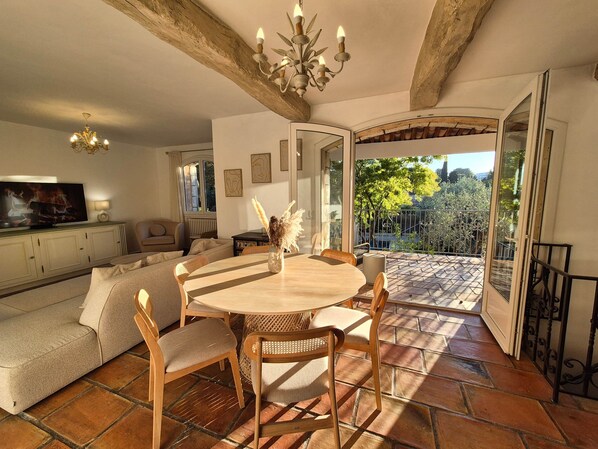 Cannes, 5bdr villa with pool. Mougins & beaches Reviews, Deals & Photos ...