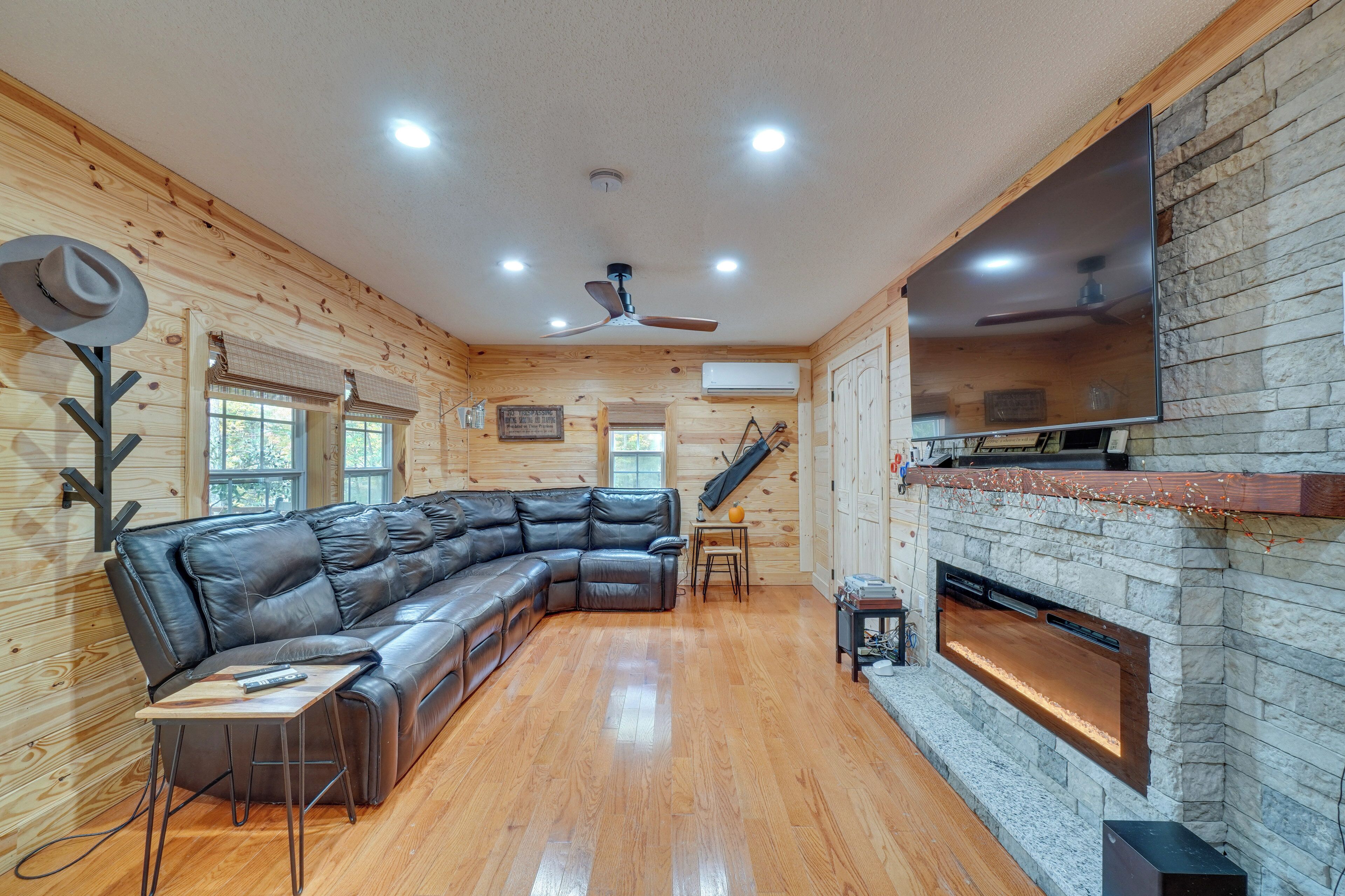 ~ 5 Mi To Scenic Hikes: Oneida Cabin On 5+ Acres - Huntsville, TN