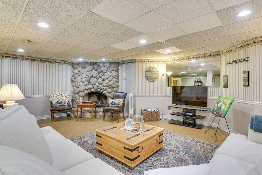 6 Shared Acres, Pool Table: Barrington Hills Apt! - エルジン, IL