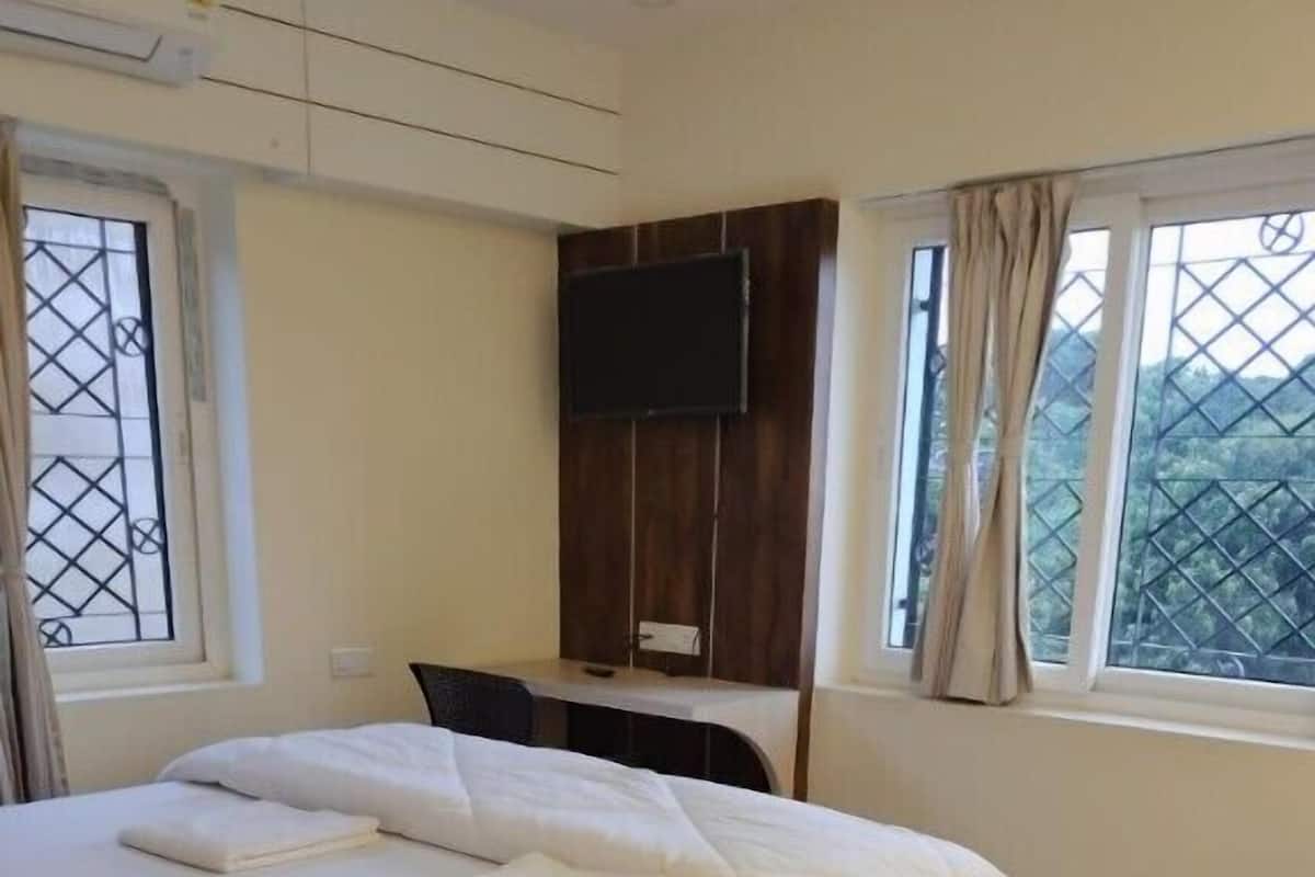 Quarto Duplo de Luxo | Secretária, secretária adequada para computadores portáteis