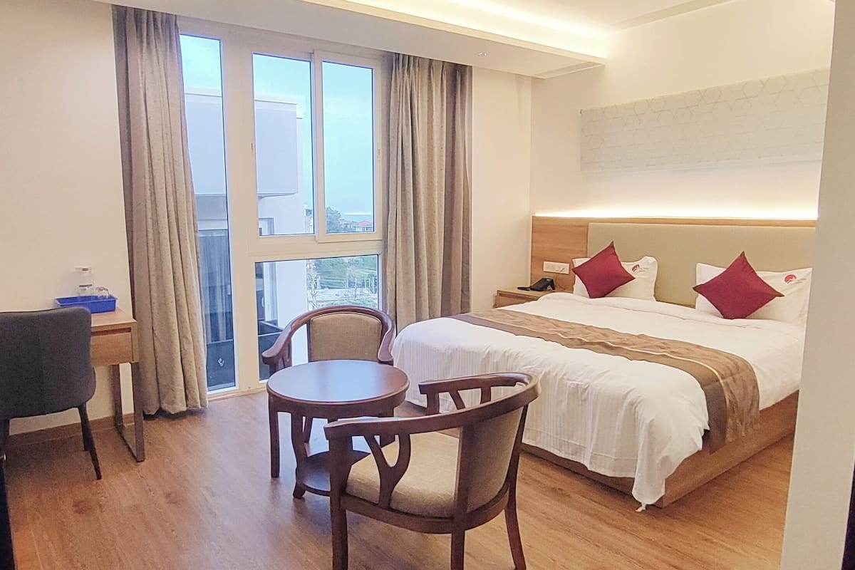 Quarto Duplo Superior, varanda, Vista para a cidade | Comodidade do quarto