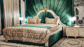 Cofres nos quartos, escrivaninha, espaço de trabalho para notebook