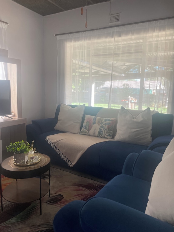 Lovely 1-bedroom Cottage In Vryheid For A Relaxing Getaway - Vryheid