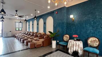 Massagens de pedras quentes, massagens tailandesas, massagens
