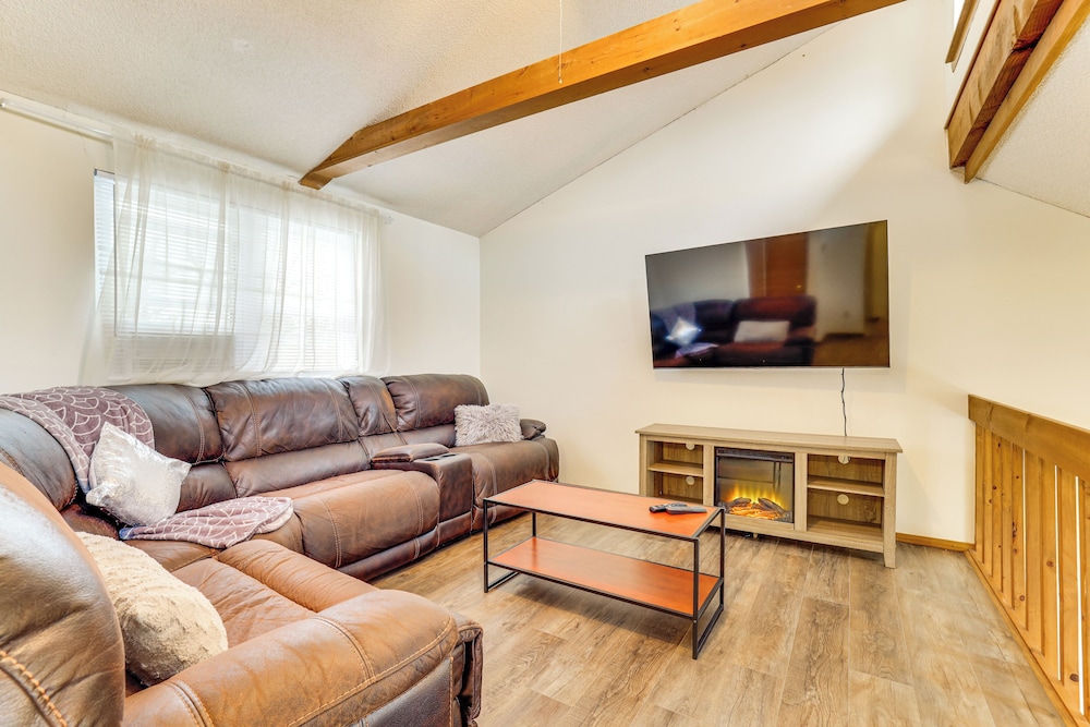 Ski, Swim & Hike! Family Home In Tobyhanna - Pennsylvania