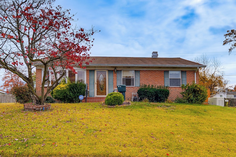 2 Mi To Apg: Edgewood Family Home W/ Fenced Yard - Abingdon, MD