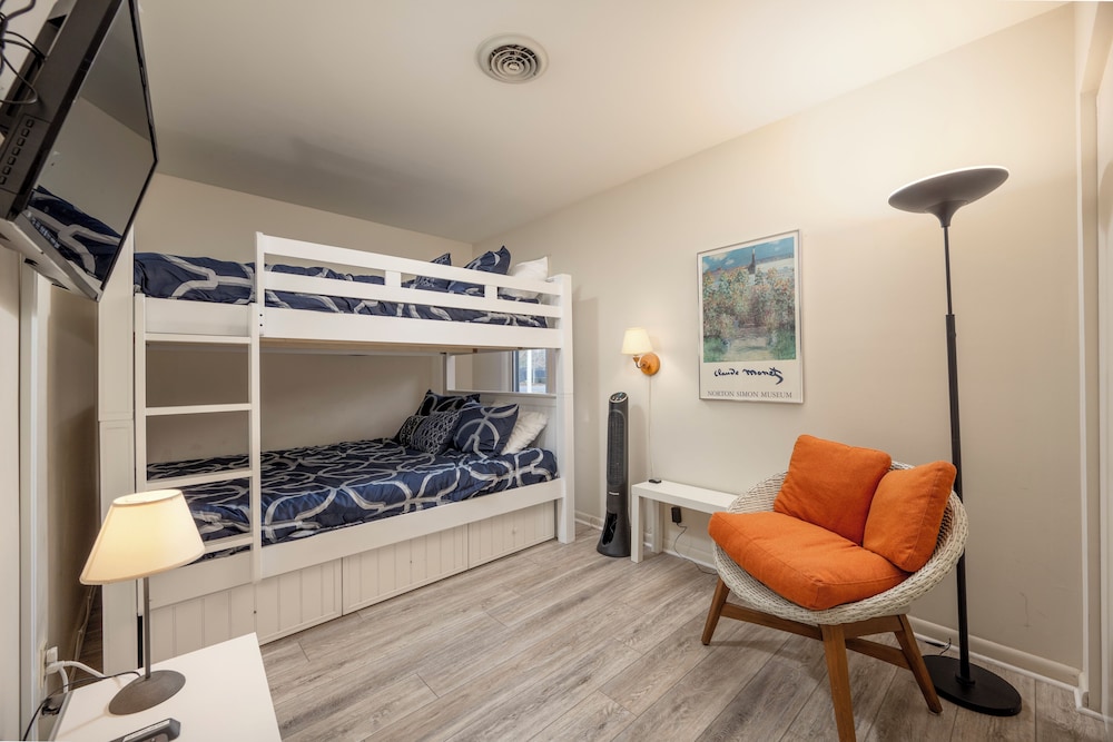 2 Bedroom Condo in Sea Colony West! Shuttle to the Beach, Tennis ...