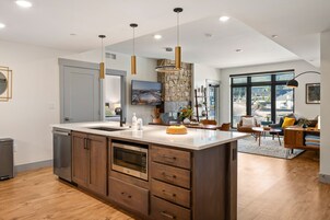 Condo, 2 quartos | Parte interna