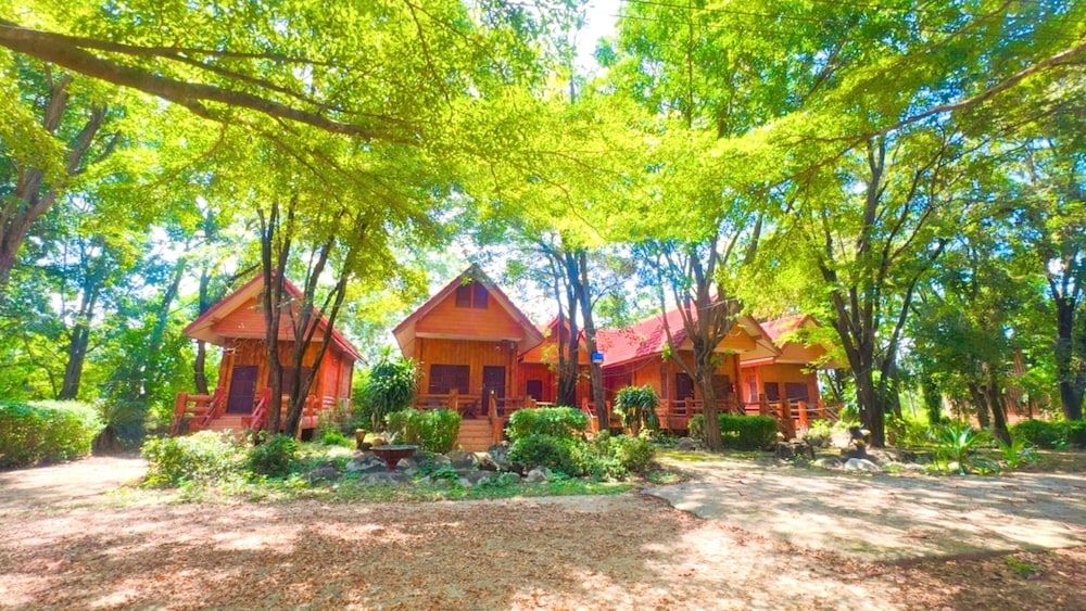 Oyo 75597 The Tewsone Resort - Thani