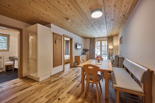 Apartamento Familiar, vista para a montanha | Sala de estar
