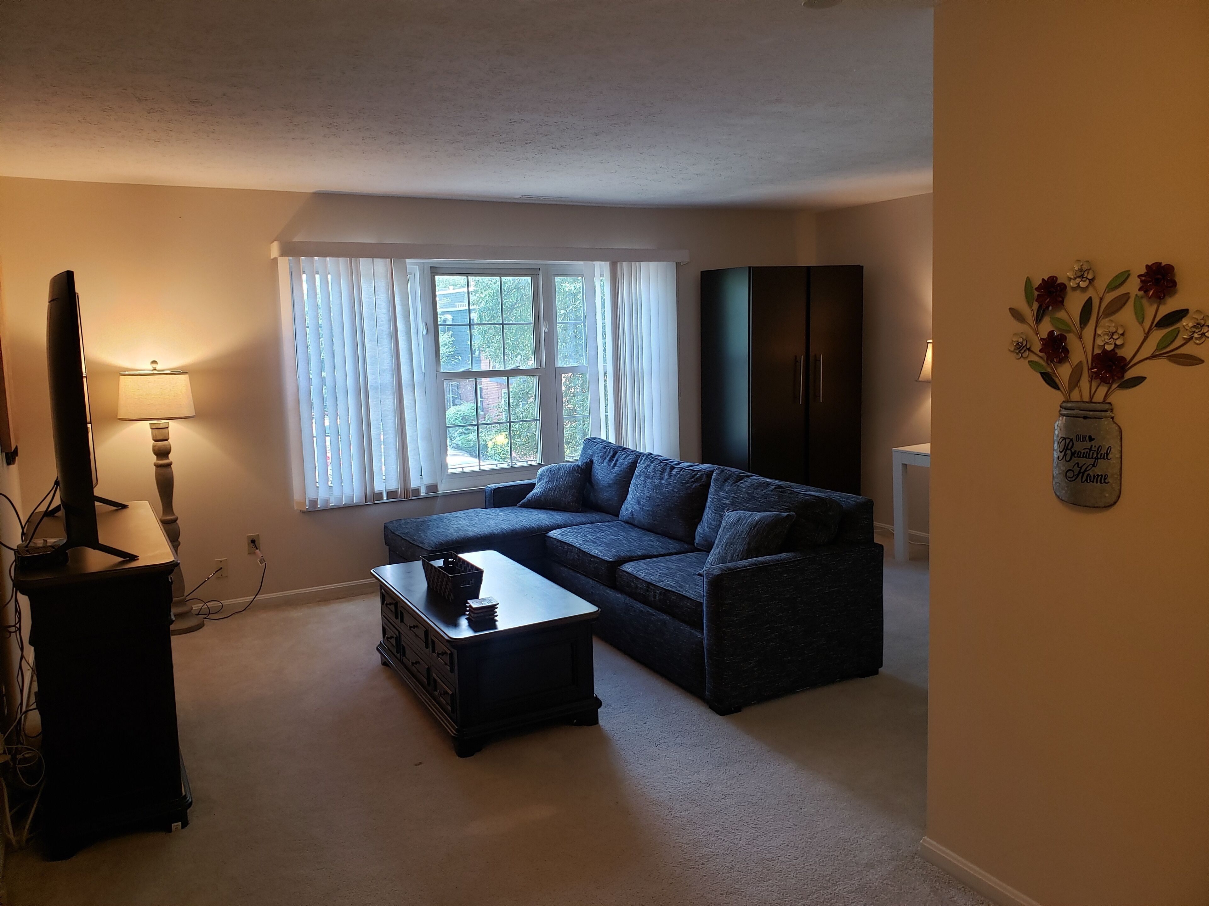 Perfect 2-bedroom Condo Near Everything - North Olmsted, OH