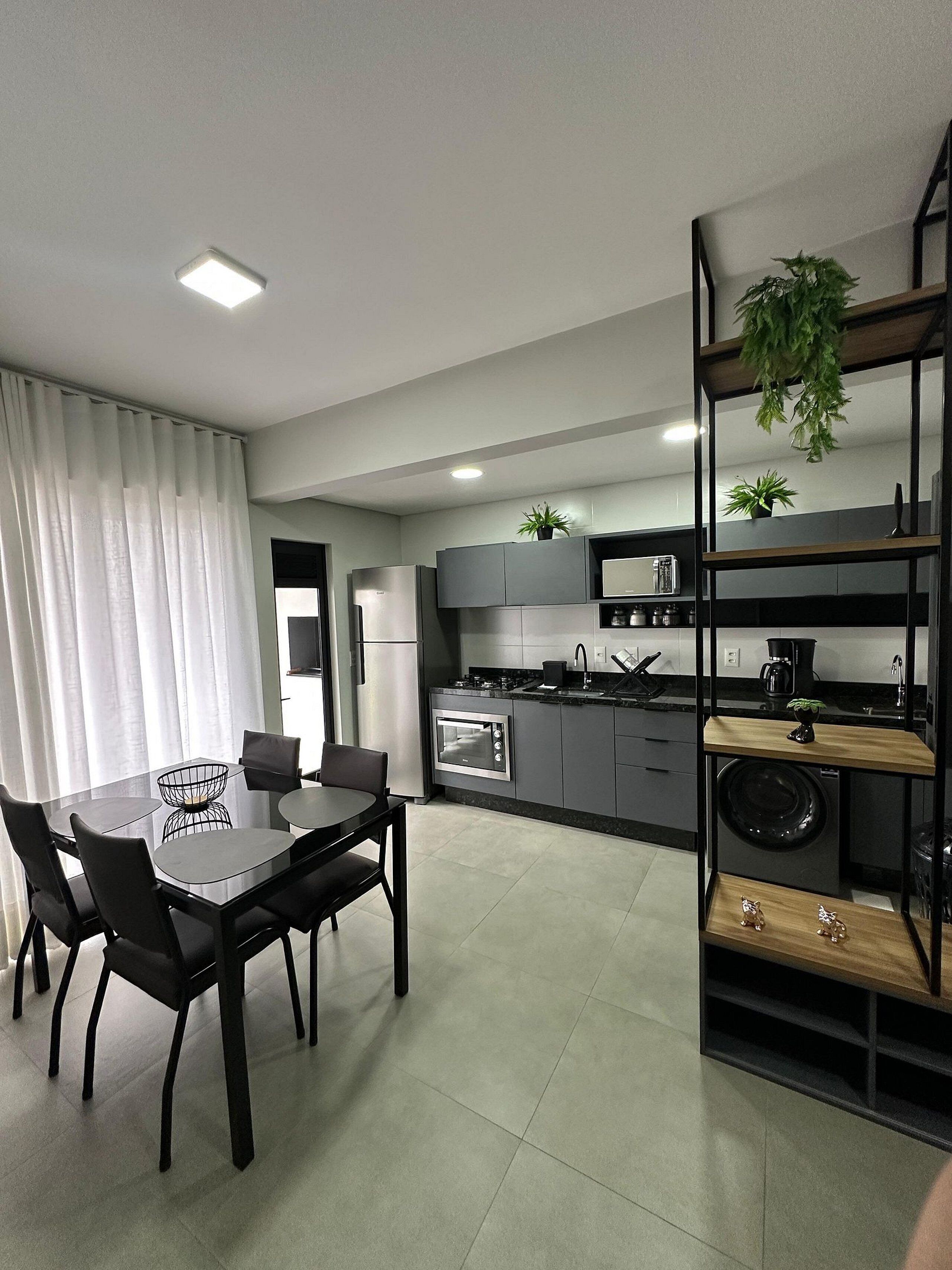 Apartamento conforto | Cozinha privada | Geladeira, micro-ondas, cooktop, liquidificador