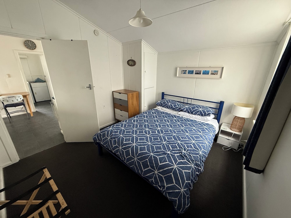 Charming seaside cottage in Napier's best beach location - Napier | Vrbo