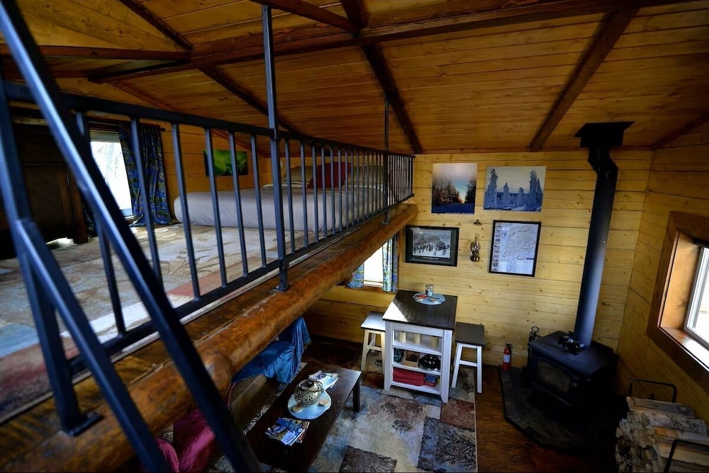 Aurora Outpost Alaska - Off-Grid Cabin on 100 Acres with Cedar Hot Tub ...