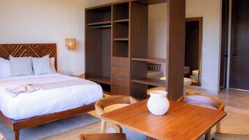 Apartamento Deluxe, varanda, vista para o jardim | Cofre no quarto, ferro/tábua de engomar, Wi-fi grátis