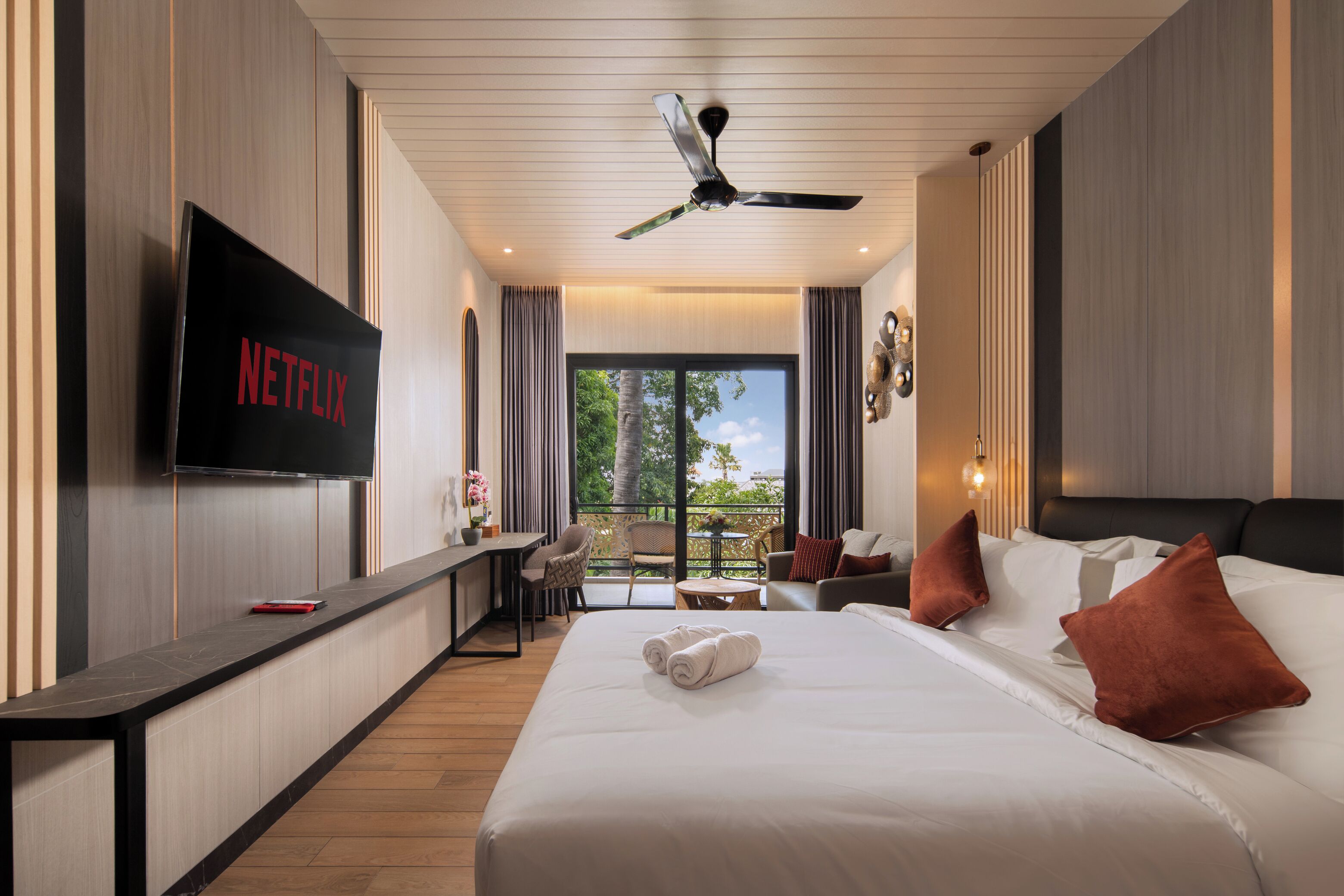 Suite Deluxe, varanda, vista para o jardim | Roupa de alta qualidade, camas de colchão pillowtop, minibar 