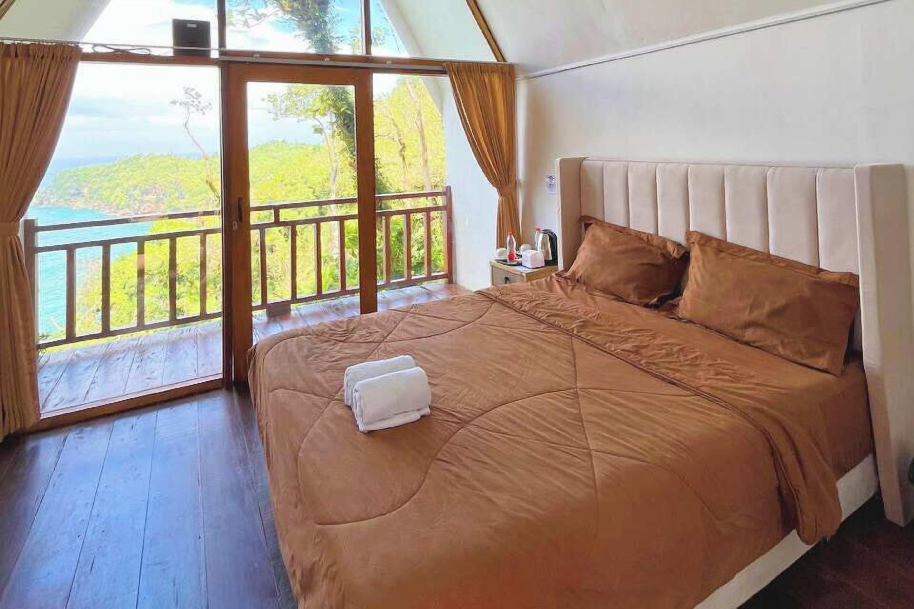 Quarto casal luxo | Escrivaninha, Wi-Fi de cortesia, roupa de cama