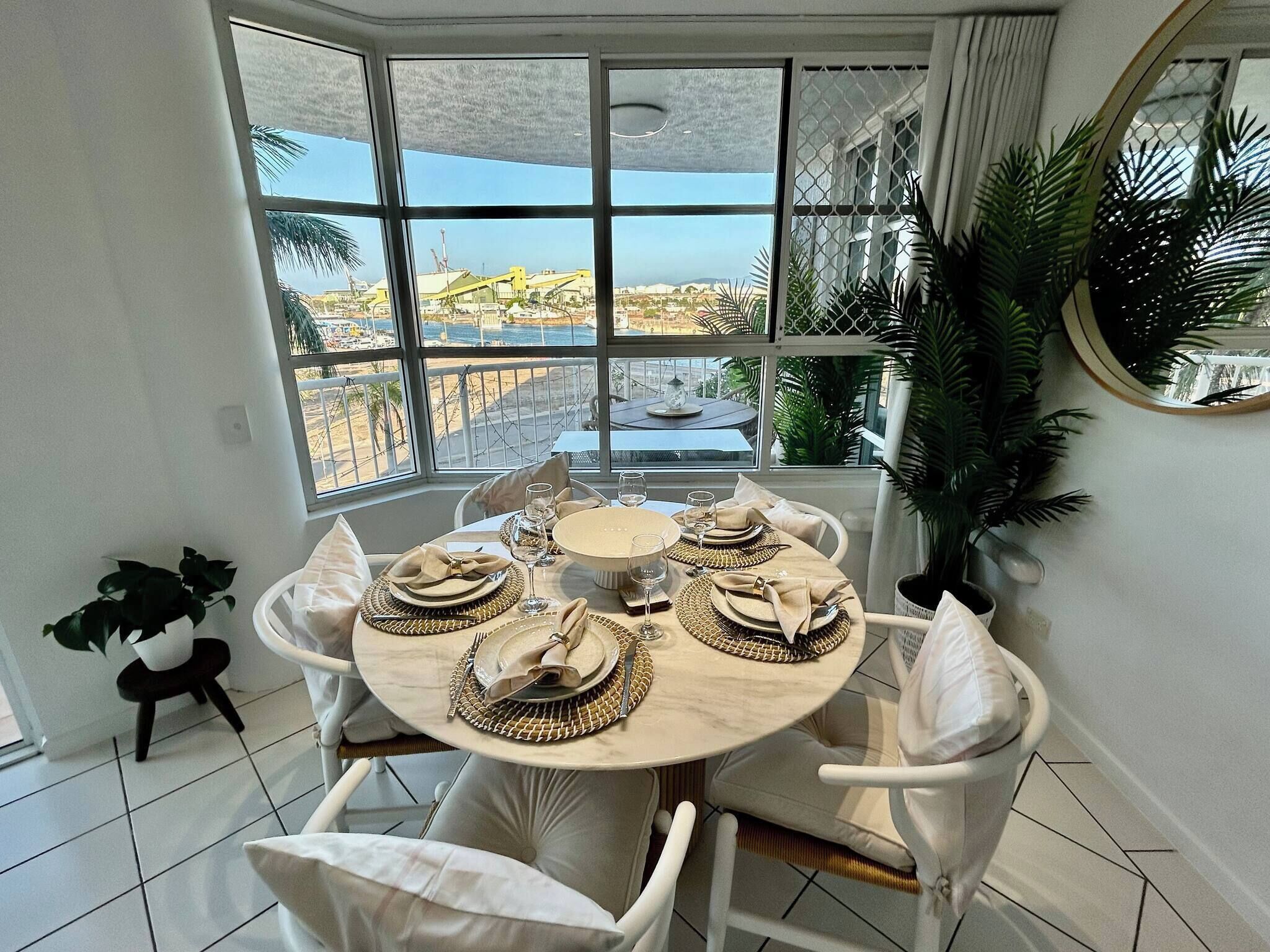 Apartamento, 2 quartos, acessível, varanda | Sala de jantar