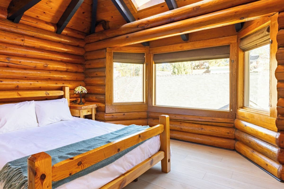 Cabana executiva, 2 quartos, banheira de imersão | Roupas de cama de algodão egípcio, roupas de cama premium, frigobar