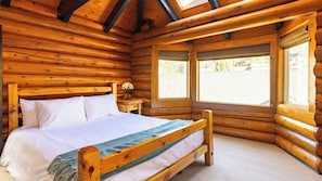 Cabana executiva, 2 quartos, banheira de imersão | Roupas de cama de algodão egípcio, roupas de cama premium, frigobar