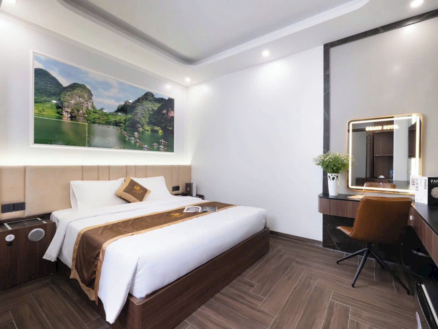 Quarto Duplo Standard | Secretária adequada para computadores portáteis, Wi-fi grátis 