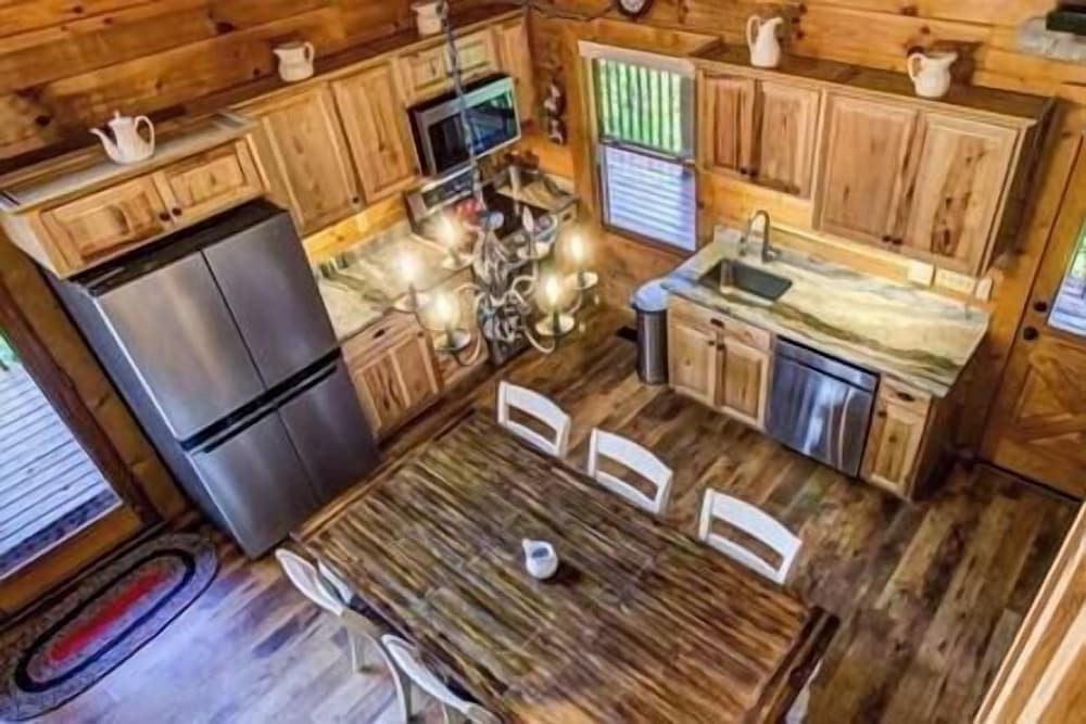 COZY CABIN IN THE MOUNTAINS Reviews, Deals & Photos 2025 - Vrbo