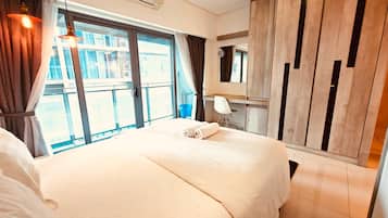 Suite-Estúdio Comfort | Secretária, secretária adequada para computadores portáteis