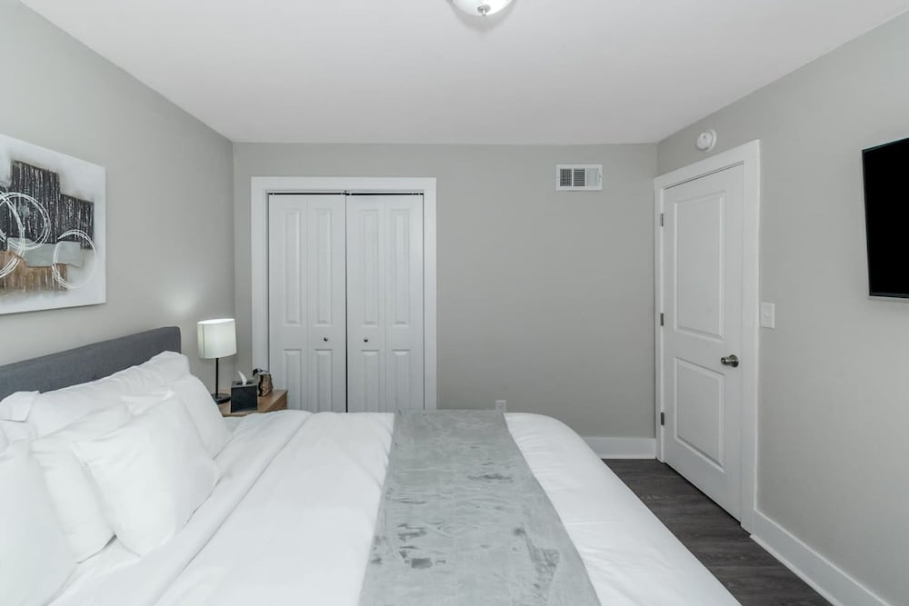 Buckhead 2br Free Parking Wi-fi - Sandy Springs, GA