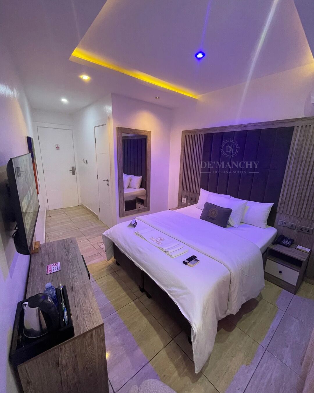 Quarto Deluxe, Vista para a cidade | Secretária, secretária adequada para computadores portáteis 
