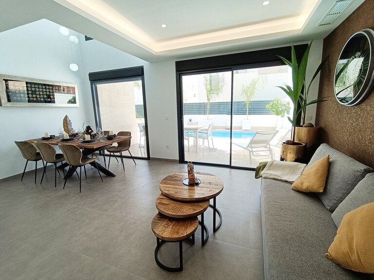 Spacious Vacation Home "Luxurious" With Heated Pool - Guardamar del Segura