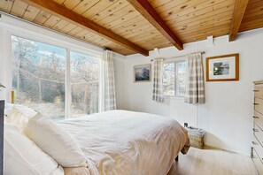 Cozy home with fully stocked kitchen, wifi & great location Reviews ...