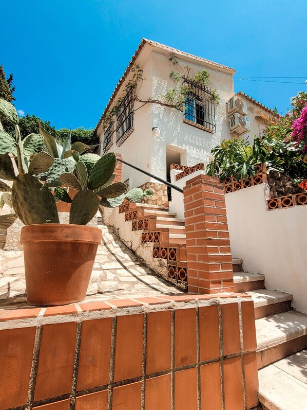 Villa 'Andalusian' with Sea View, Wi-Fi and Air Conditioning Reviews ...