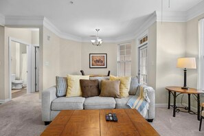 Crossroads 1BR with Lakeview Reviews, Deals & Photos 2026 - Expedia