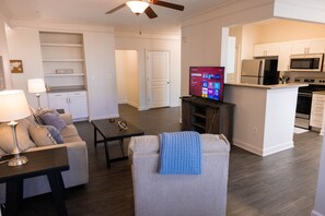 Crossroads 2BR - All Hardwoods Reviews, Deals & Photos 2026 - Expedia