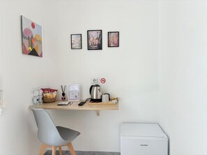 Quarto Duplo, varanda, Vista para a cidade | Cofre no quarto, secretária, ferro/tábua de engomar, Wi-fi grátis 