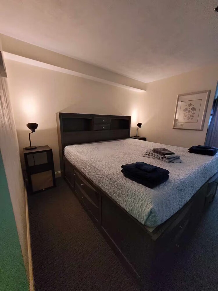 Seaside Escape ~ Sleeps 2 ~ Ocean Front Complex - Daytona Beach | Vrbo