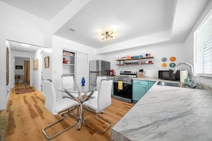 Casa, 3 quartos, não fumadores, aceitam-se animais de estimação | Cozinha privada | Um frigorífico/congelador grande, um micro-ondas, um forno