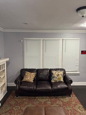 Wonderful 4-bedroom house with AC in charming Chicago Reviews, Deals ...