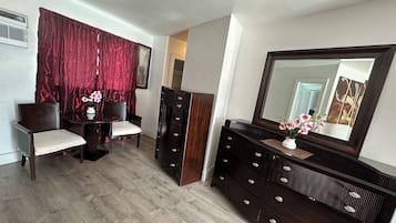 Quarto Superior, 1 cama king-size | Wi-fi grátis, roupa de cama fornecida